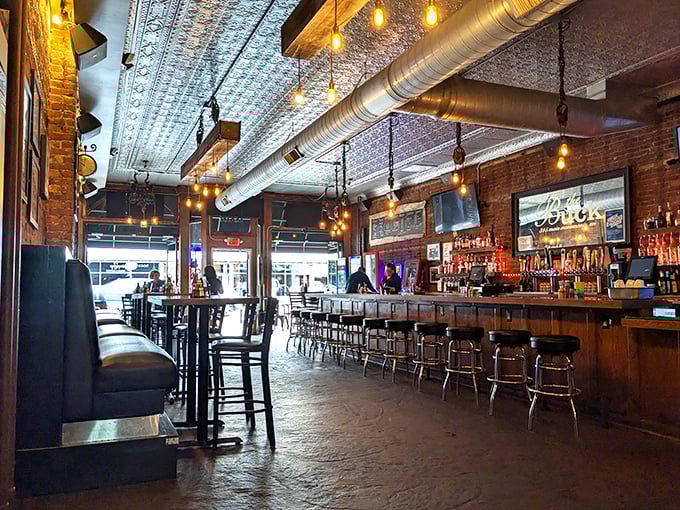 silver dollar bar and restaurant 3