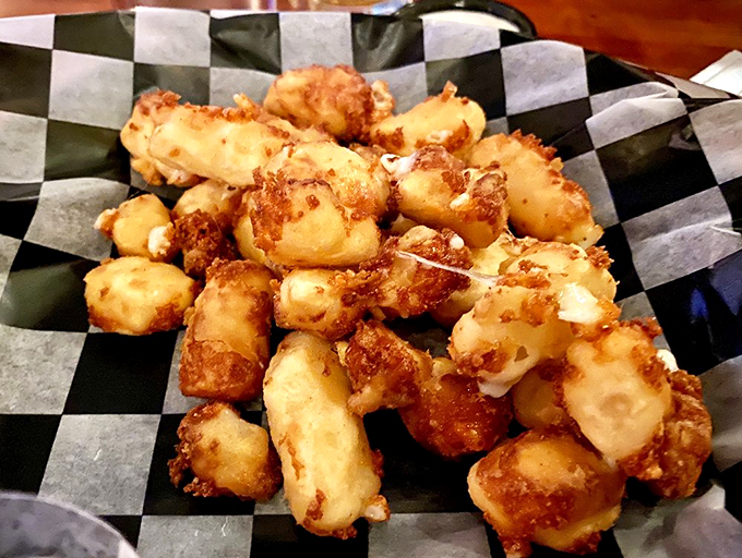 silver dollar bar and restaurant 5