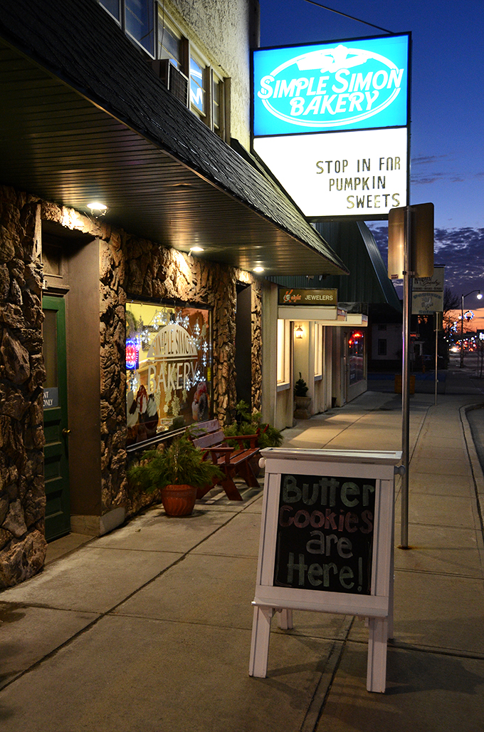 simple simon bakery 7