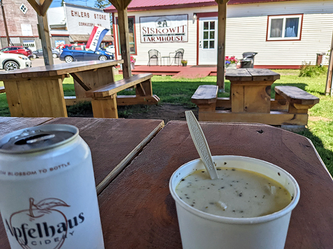 siskowit farmhouse 4