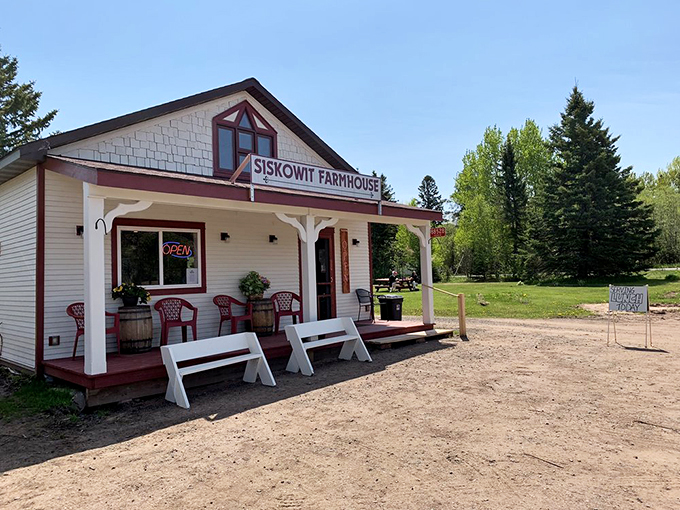 siskowit farmhouse 9