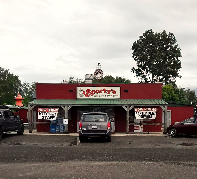 sporty's wing shack & smoke house 1