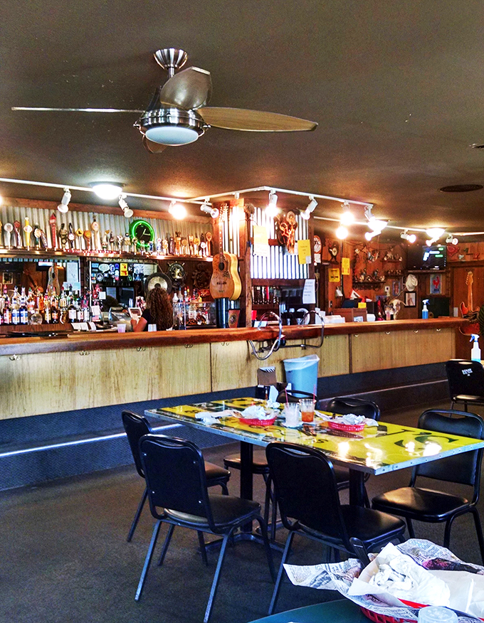 sporty's wing shack & smoke house 2