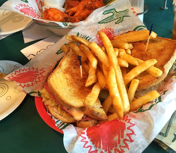 sporty's wing shack & smoke house 3