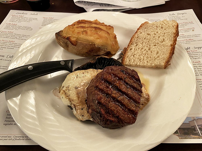 stonehouse restaurant & lounge 6