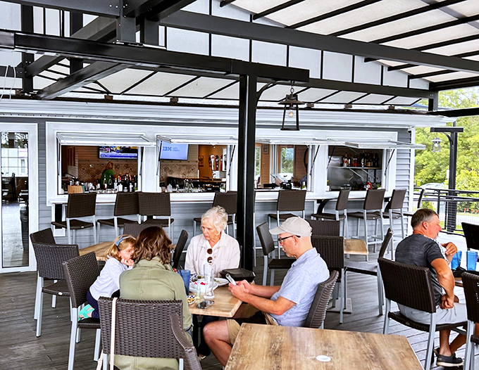 summer house grill & bar 9