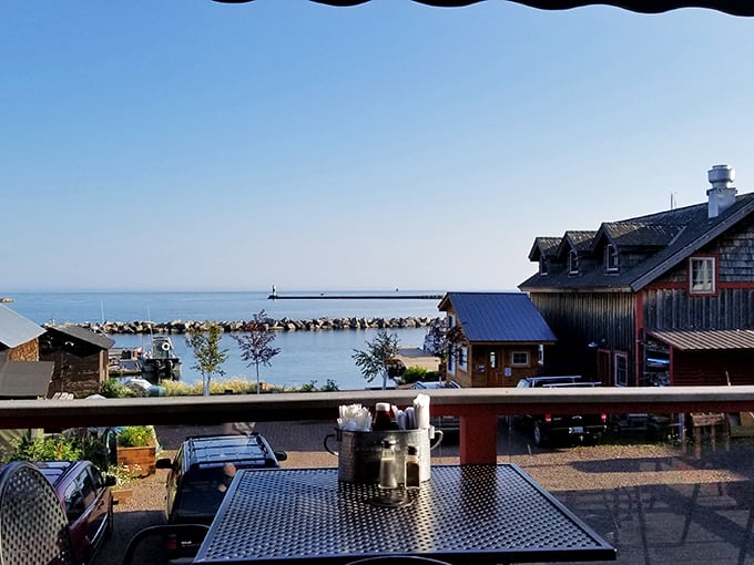 the fisherman&rsquo;s daughter at dockside market 7