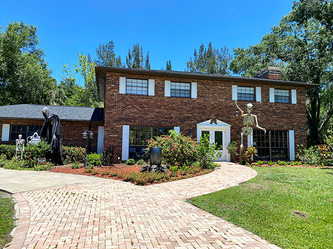 the phantom history house 9