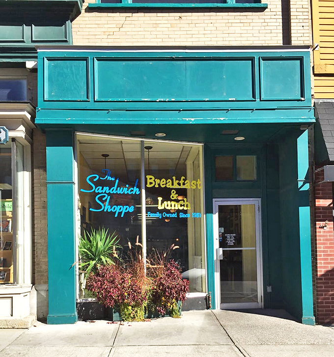 the sandwich shoppe 8