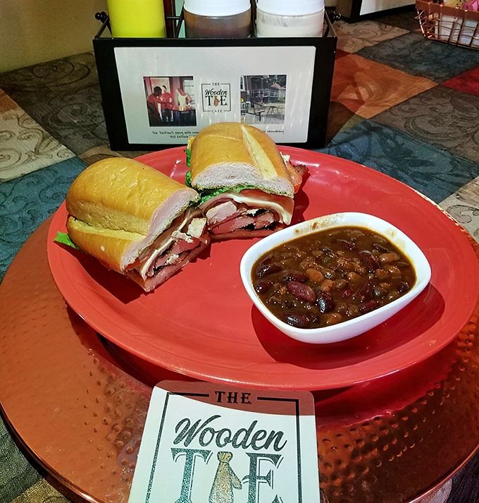 the wooden tie cafe 8