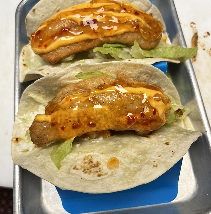 topper&rsquo;s bar and grill 4