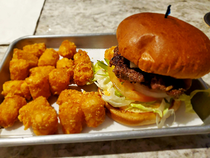 topper&rsquo;s bar and grill 5