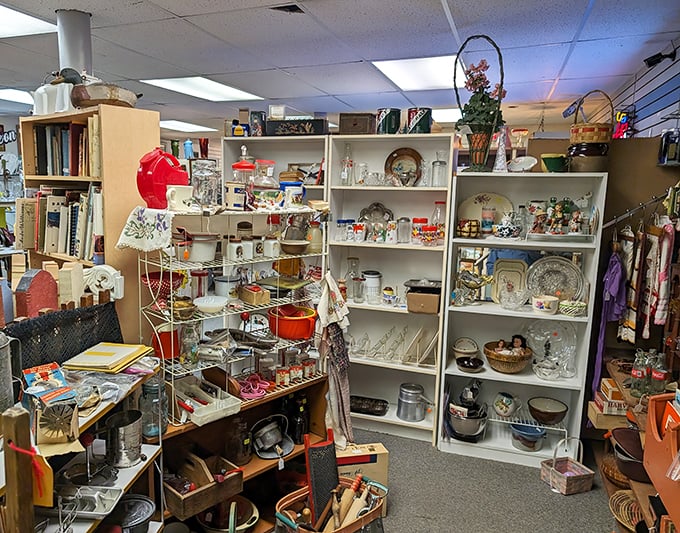 town & country antiques 3