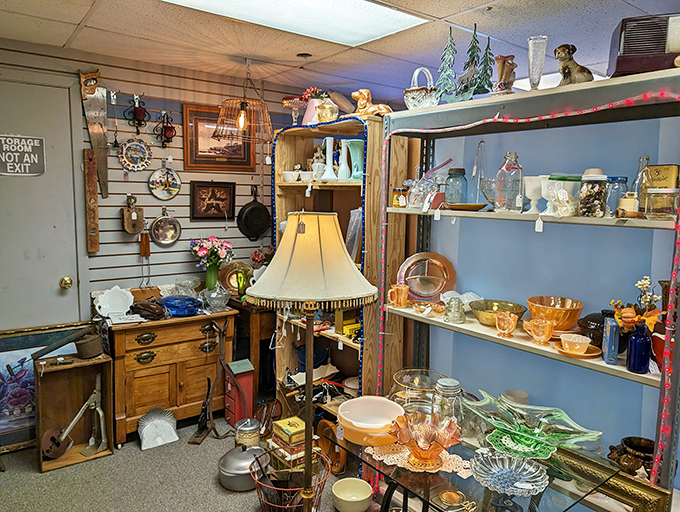 town & country antiques 4
