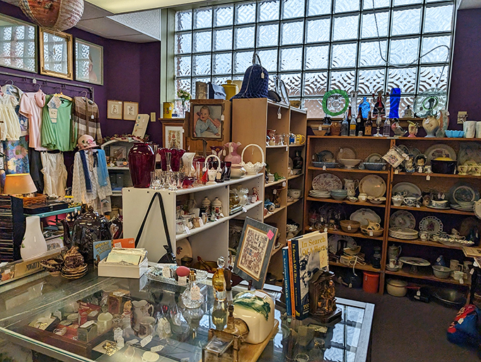 town & country antiques 6