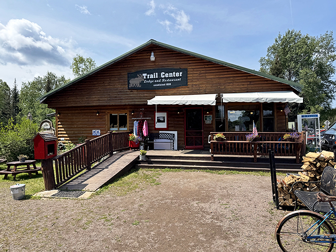 trail center lodge 1