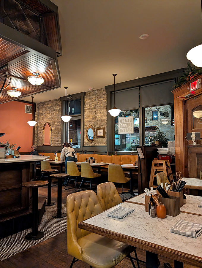 uncle wolfie&rsquo;s breakfast tavern 2