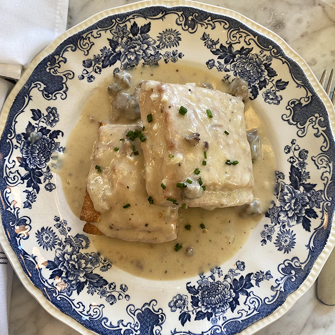 uncle wolfie&rsquo;s breakfast tavern 4