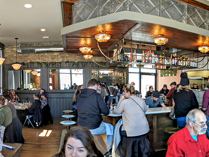 uncle wolfie&rsquo;s breakfast tavern 8