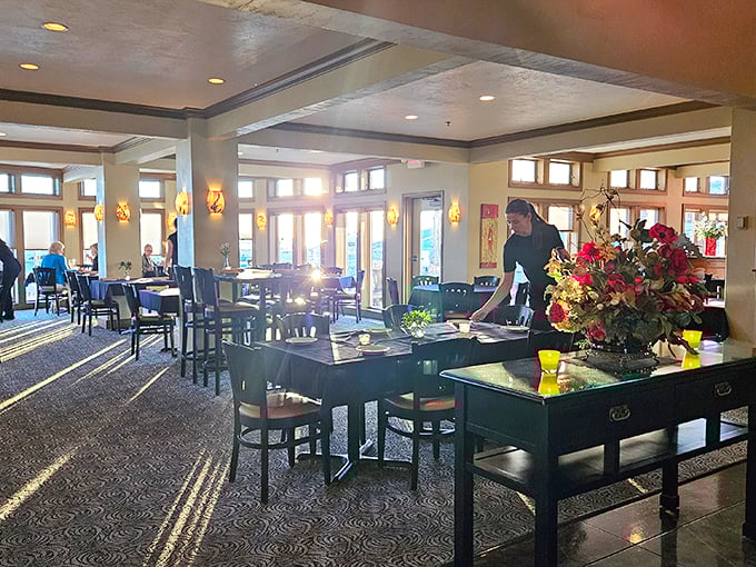 waterfront restaurant 7