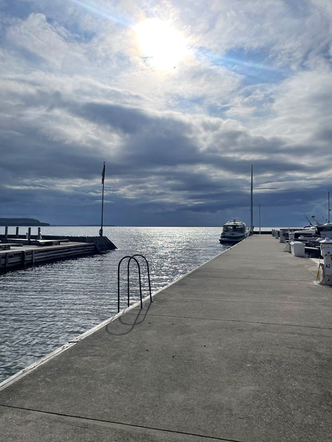 waterfront restaurant 7