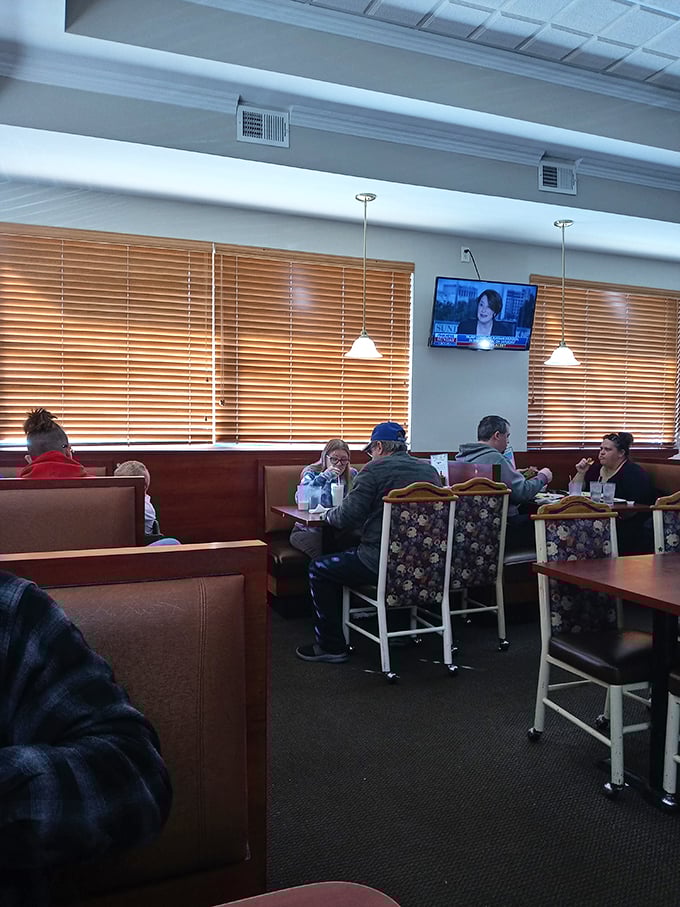 westland family dining 6