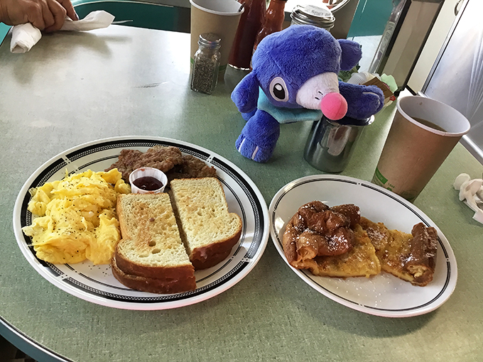 archie's west bay diner 7