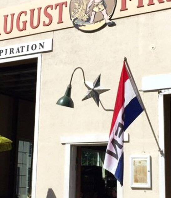 cafe cinnamon rolls vermont ftr