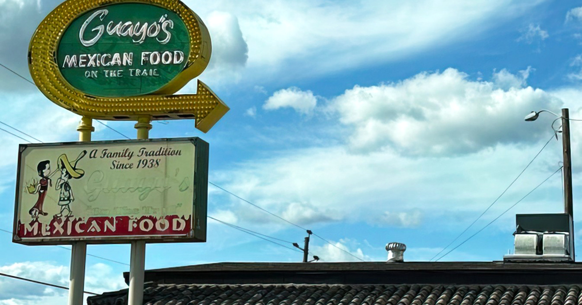 The Green Chili Chimichanga At This Arizona Restaurant Is So Good, You ...