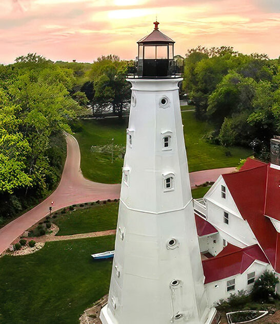 historic lighthouse wisconsin ftr
