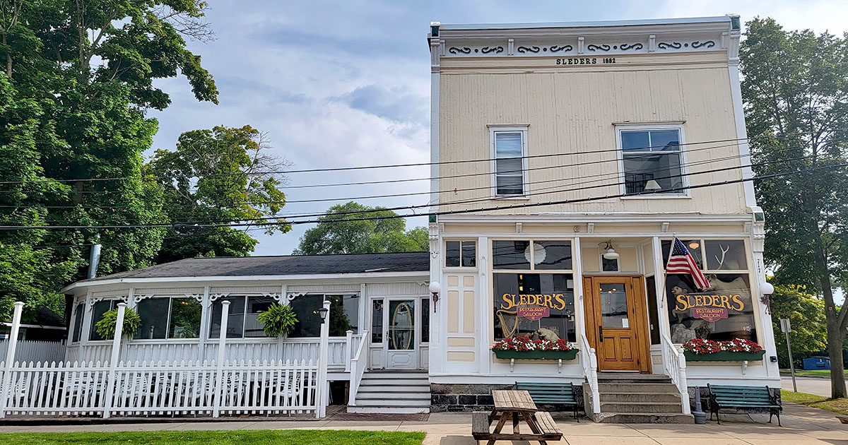 The Humble Restaurant In Michigan With The Best Fried Smelts You'll ...