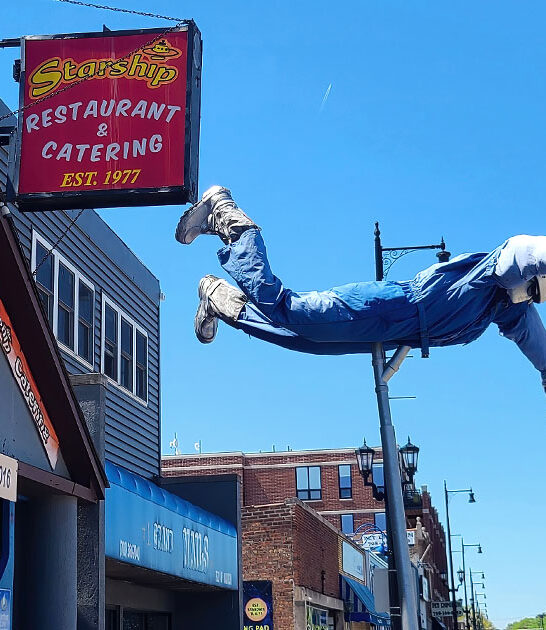 space themed restaurant illinois ftr