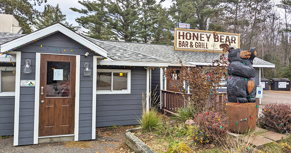 The Best Fish Fry In The Midwest Is Hiding At This Tiny Bar In Wisconsin