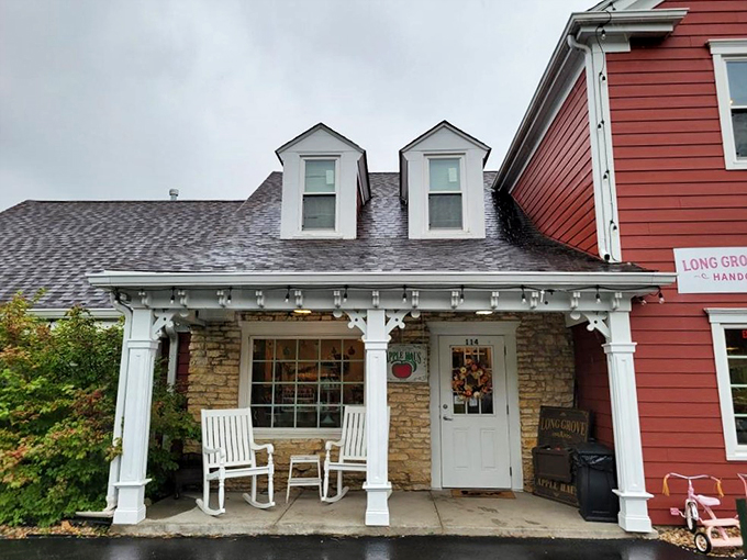 Welcome to apple paradise! The Long Grove Apple Haus beckons with its charming facade, promising sweet delights within.