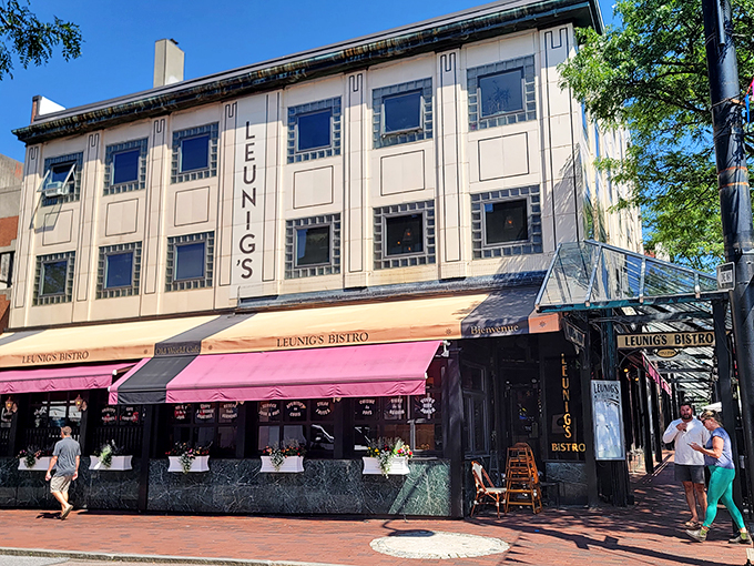 A Parisian postcard come to life! Leunig's Bistro beckons with its charming facade, promising a taste of France right in the heart of Burlington.