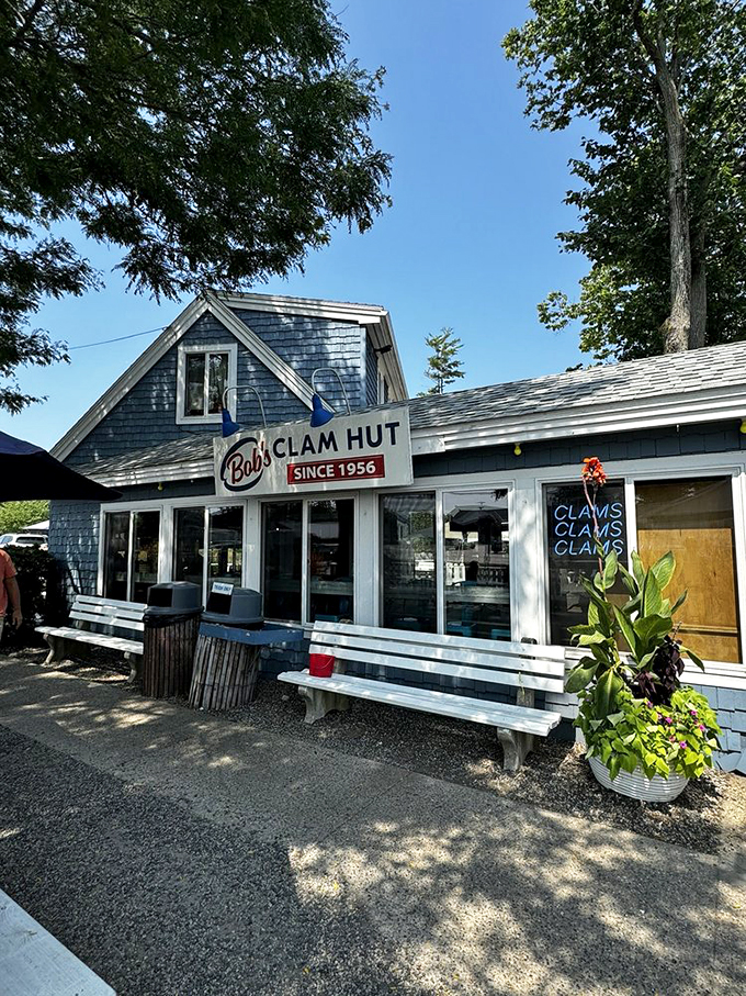 Since 1956, this blue-shingled beacon of seafood perfection has been drawing hungry pilgrims to Kittery's stretch of Route 1.