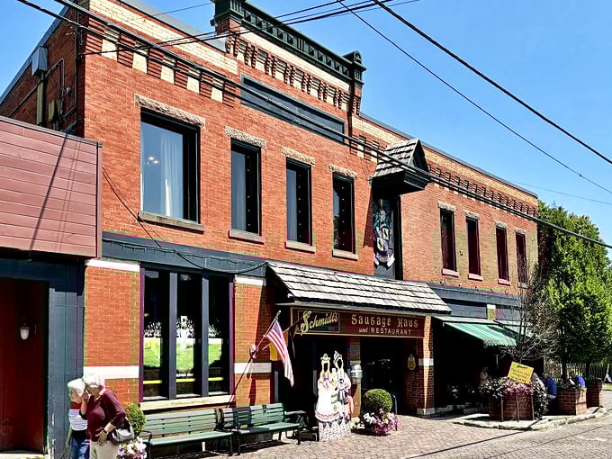 A slice of Bavaria in the heart of Columbus! Schmidt's Sausage Haus beckons with its charming brick facade and promise of German delights.