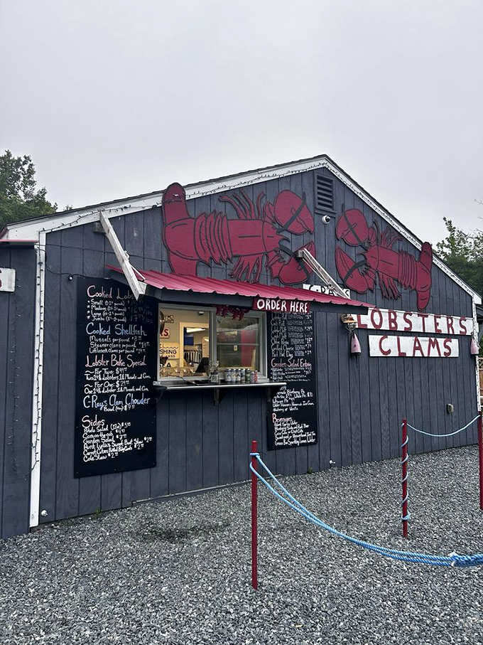 Welcome to lobster paradise! C-Ray's exterior is like a siren call to seafood lovers, with its giant red crustaceans beckoning you to indulge.