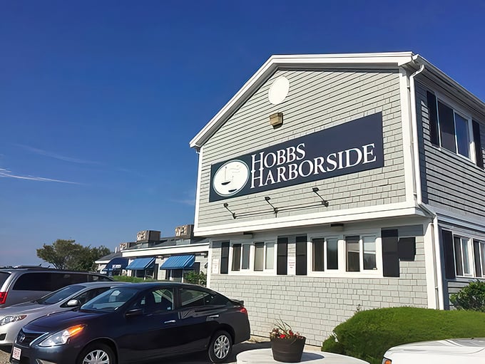 A coastal gem hiding in plain sight! Hobbs Harborside's unassuming exterior belies the culinary treasures within. It's like finding Atlantis, but with better parking.