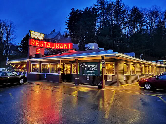 Neon dreams come true! This classic diner sign beckons like a lighthouse for the hungry, promising comfort food and a slice of Americana.
