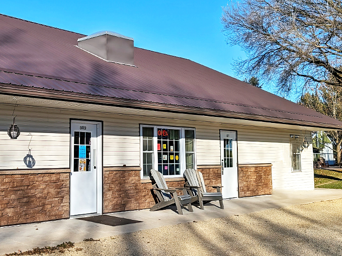 Amish-style paradise or carb-lover's dream? This quaint bakery looks like it jumped straight out of a Norman Rockwell painting.