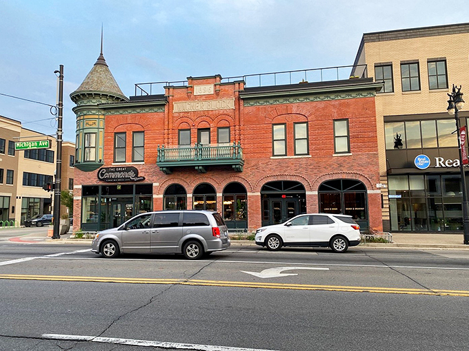 Step into a time machine disguised as a restaurant! The Great Commoner's historic facade is like a Victorian gentleman tipping his hat to modern foodies.