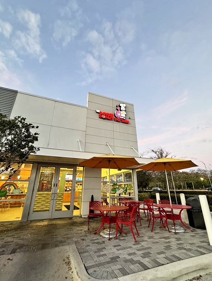 Welcome to donut paradise! Dandee Donut Factory's cheery facade promises a feast for both eyes and taste buds.