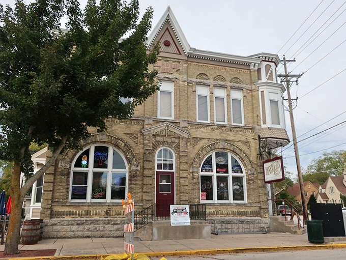 Step into a slice of Americana! Maxwell's facade is like a warm hug from your favorite grandma, if grandma was a charming brick building.