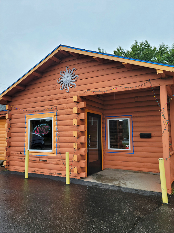 Log cabin meets fiesta! This cozy Mexican oasis in Maine proves that salsa and pine trees can indeed be amigos.