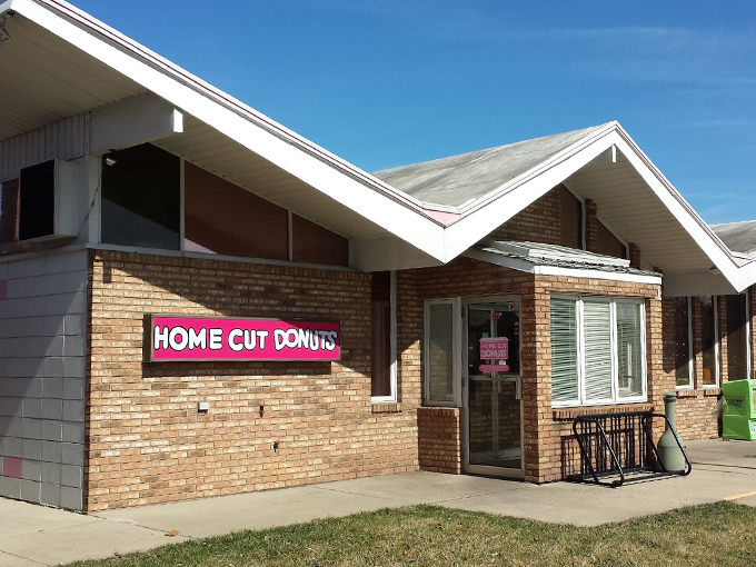 Welcome to donut paradise! Home Cut Donuts' unassuming exterior hides a world of sugary delights, like finding Willy Wonka's factory in suburbia.