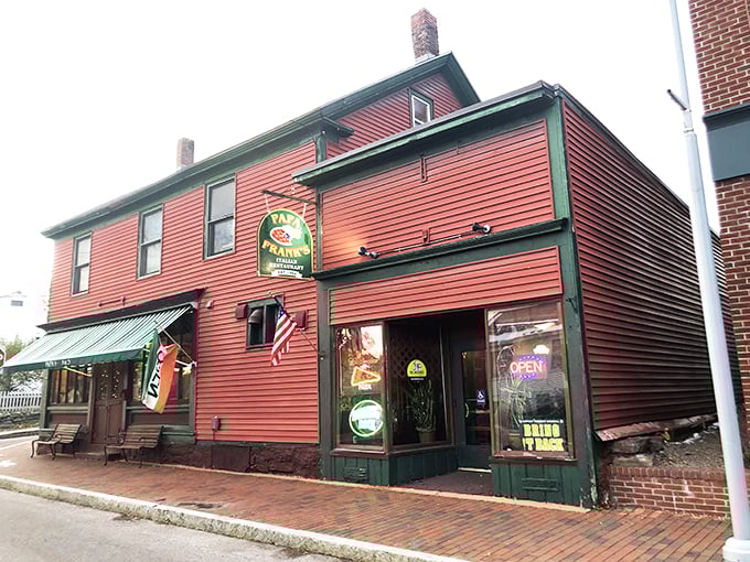 A splash of Italy in the Green Mountain State! Papa Frank's vibrant exterior is like a warm "Ciao!" to hungry passersby.