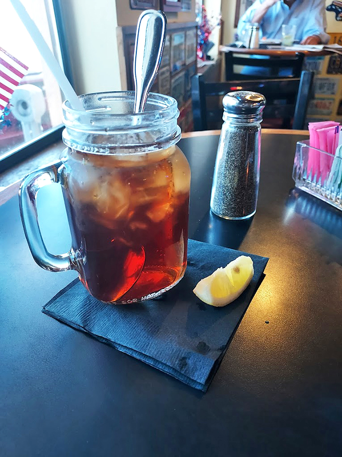 Sweet tea in a mason jar? It's like a hug for your hand and a party for your mouth.