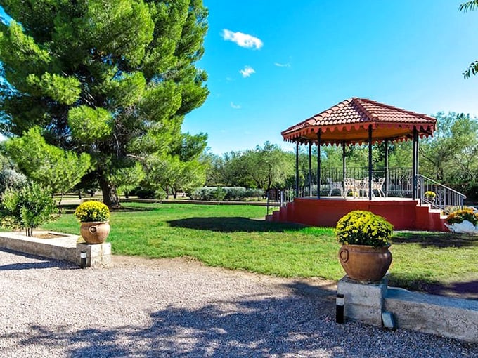 Tubac's gazebo: Where you can pretend you're in a Jane Austen novel, but with better weather and fewer corsets. The perfect spot for an afternoon siesta.