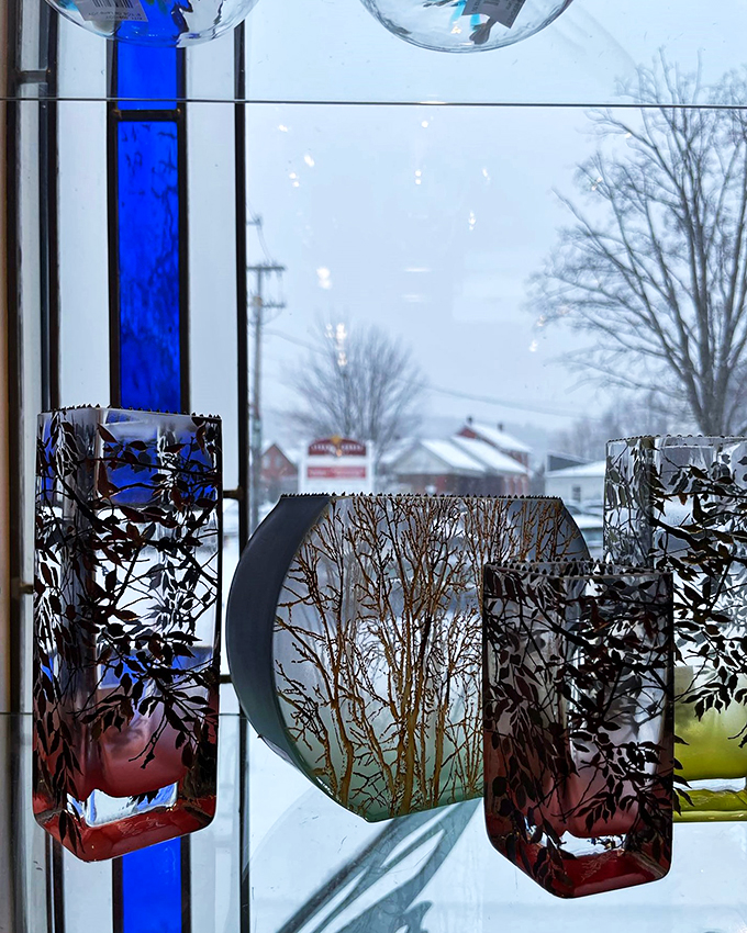 Winter wonderland in glass! These vases capture Vermont's snowy charm, bringing a touch of frosty magic to your home year-round.